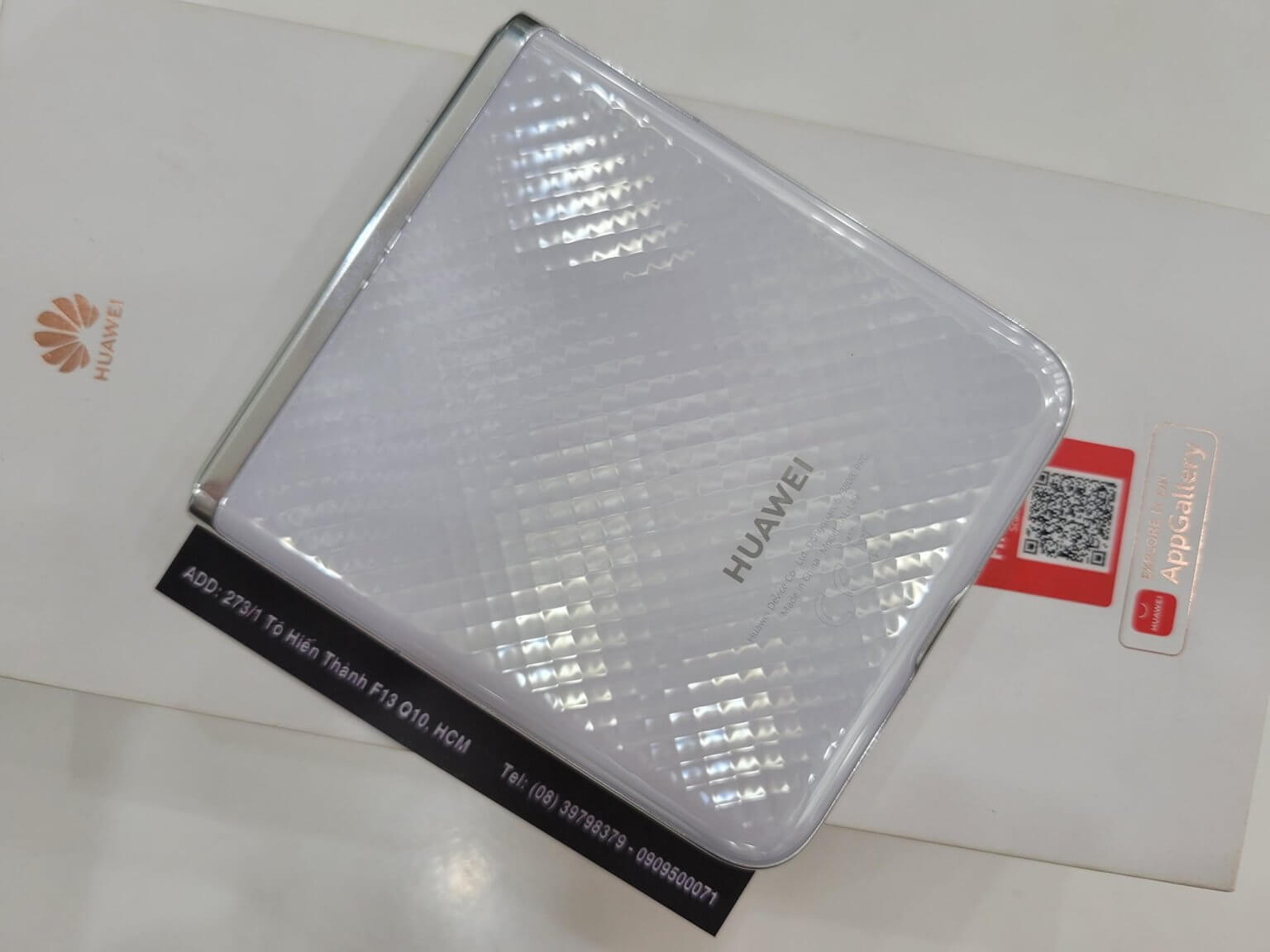 Huawei P50 Pocket 8GB/256GB White - The Phone Shop