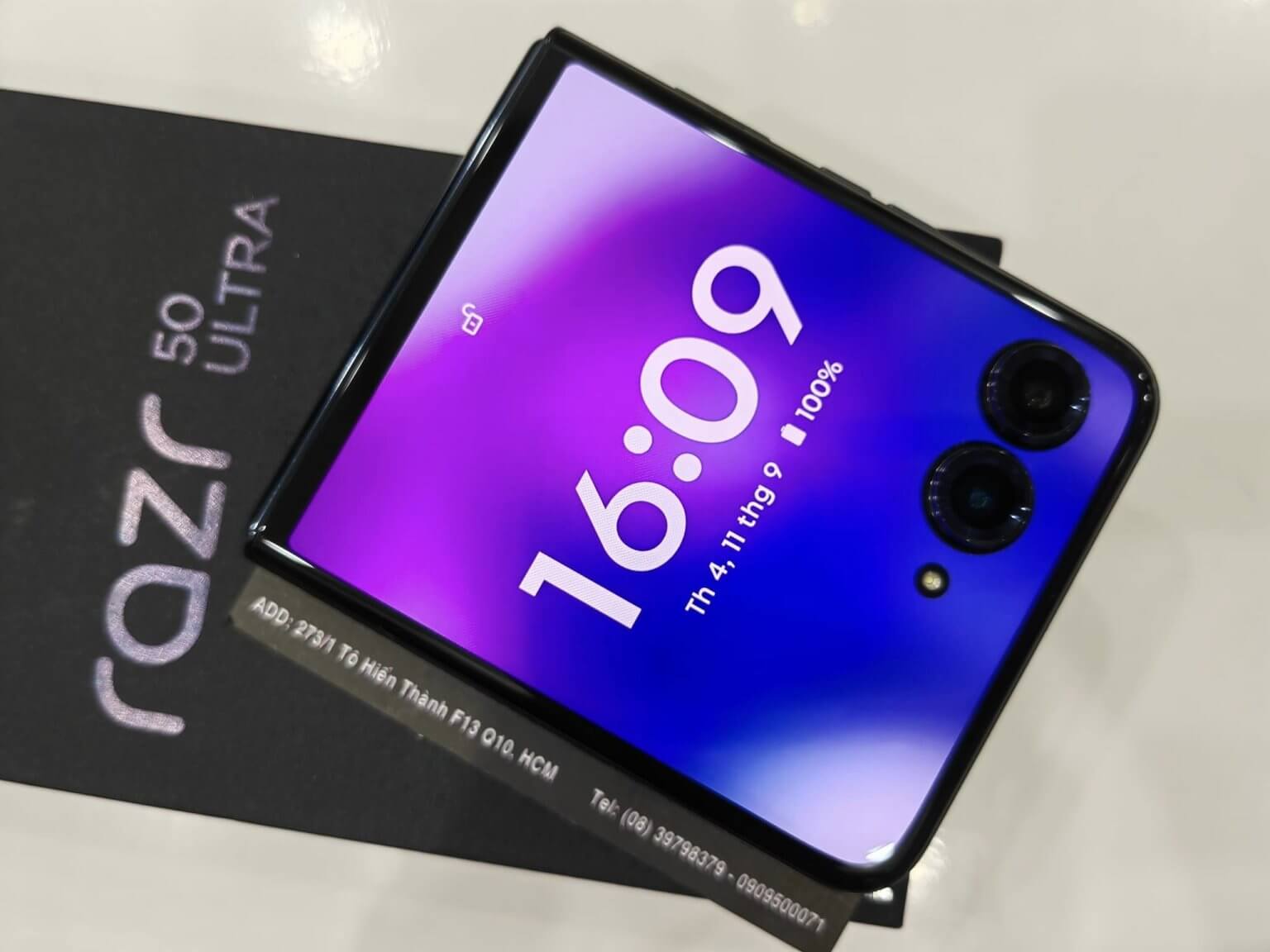 Motorola Razr 50 Ultra 12GB/512GB Midnight Blue quốc tế - The Phone Shop