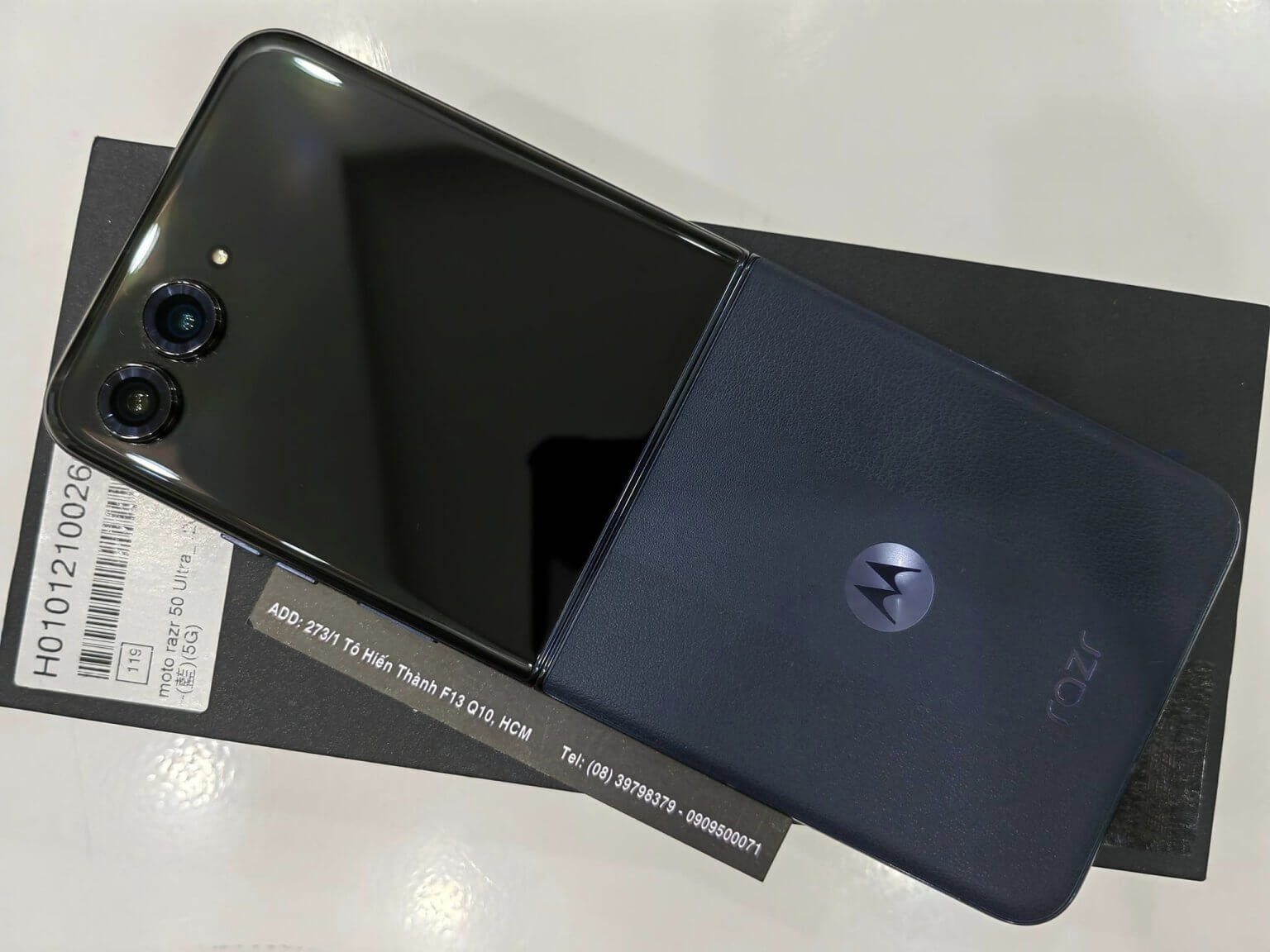 Motorola Razr 50 Ultra 12GB/512GB Midnight Blue quốc tế - The Phone Shop
